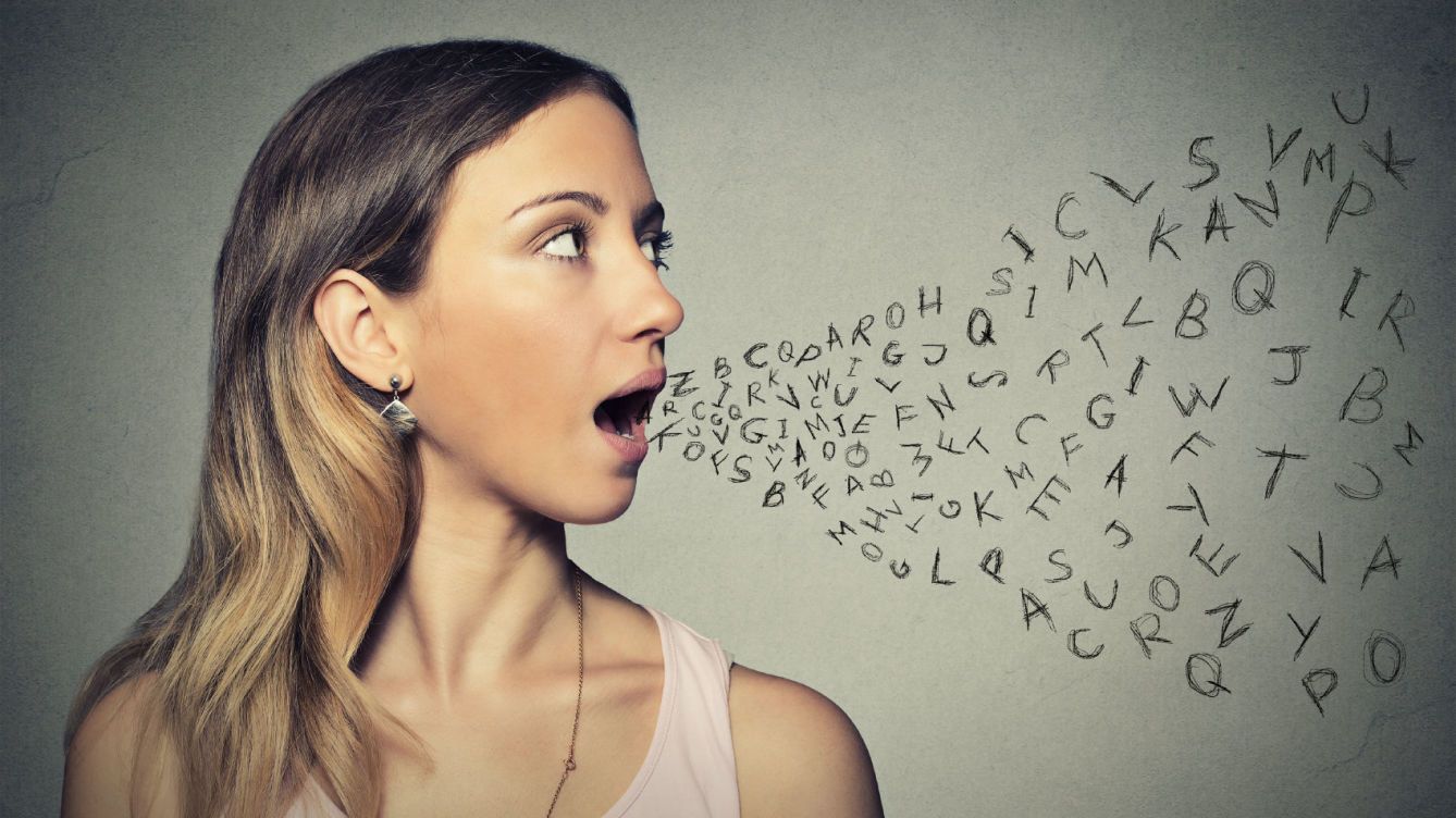 ¡No estás loco! Hablar solo ayuda a mantener en equilibrio tu salud ...